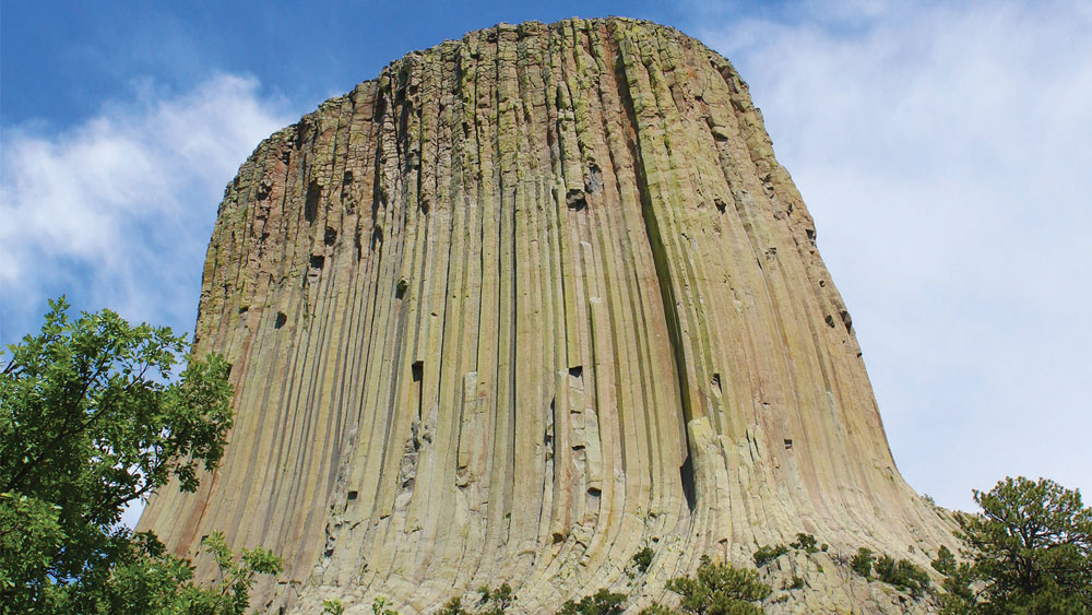 Devils Tower Mysterious Columns And Engineered Lichens The Institute 9712